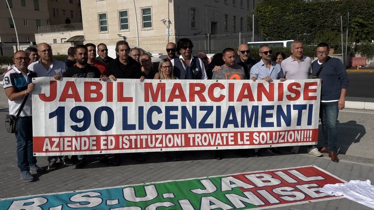 Jabil, lavoratori in presidio al consolato Usa di Napoli