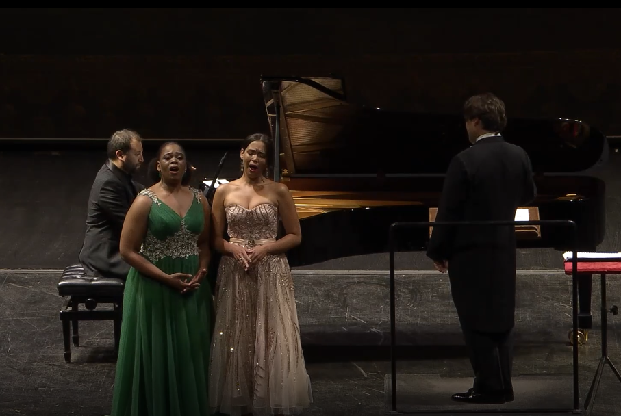 Teatro San Carlo, protesta precari: sindacati convocati dal sindaco