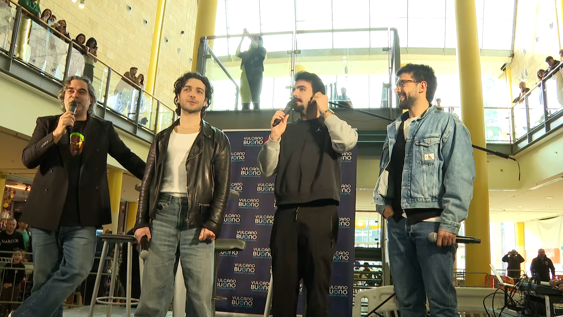 Il Volo, fan in deliro al Vulcano Buono