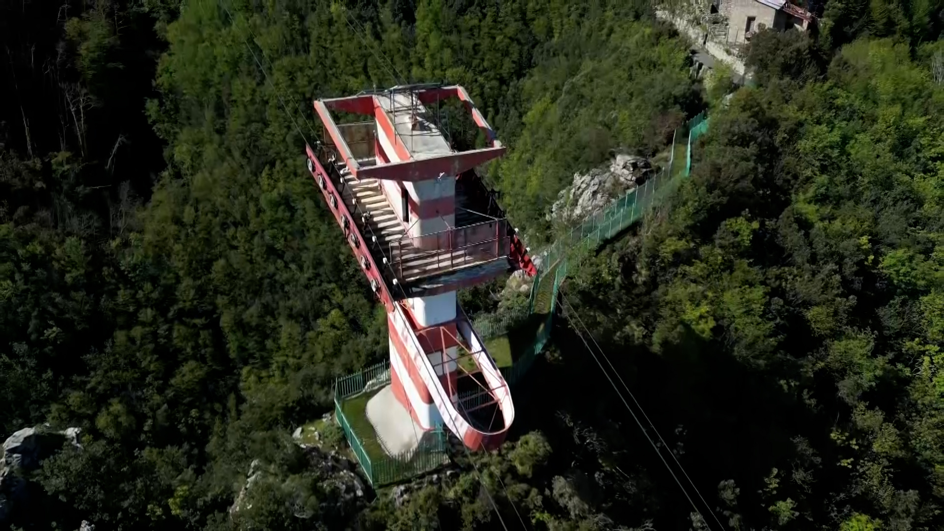 Tragedia funivia Faito, indagate 4 persone